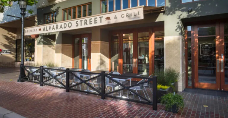 10 Secret Dog-Friendly Spots In California Where You And Your Pup Can ...